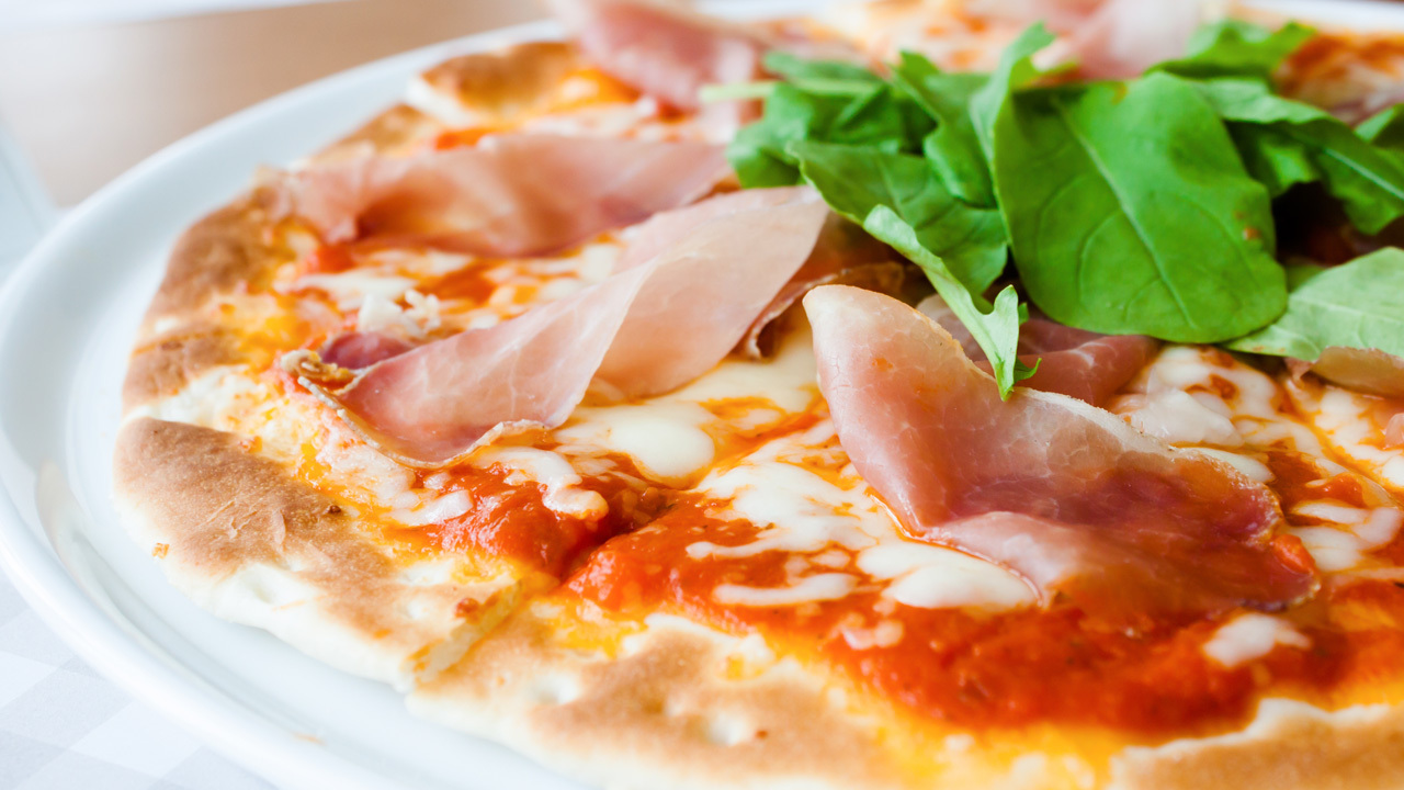 Coeliac Friendly Quick Pan Pizza | Saturday AM