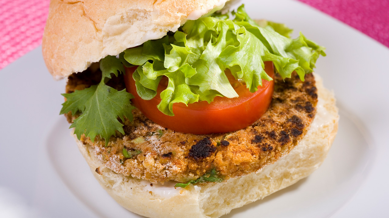 Easy High Protein Burger | The Six O'Clock Show