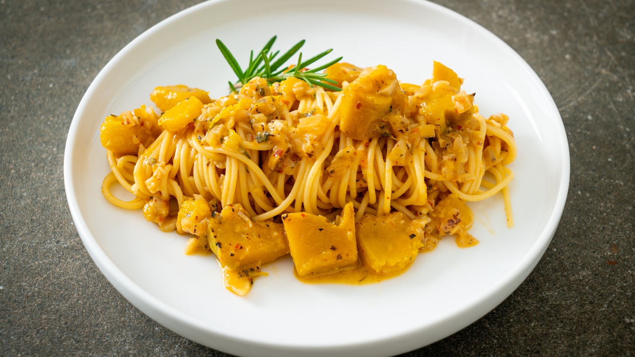 Air-Fried Pasta Crunch with Butternut Squash Cheese Sauce | The Six O ...